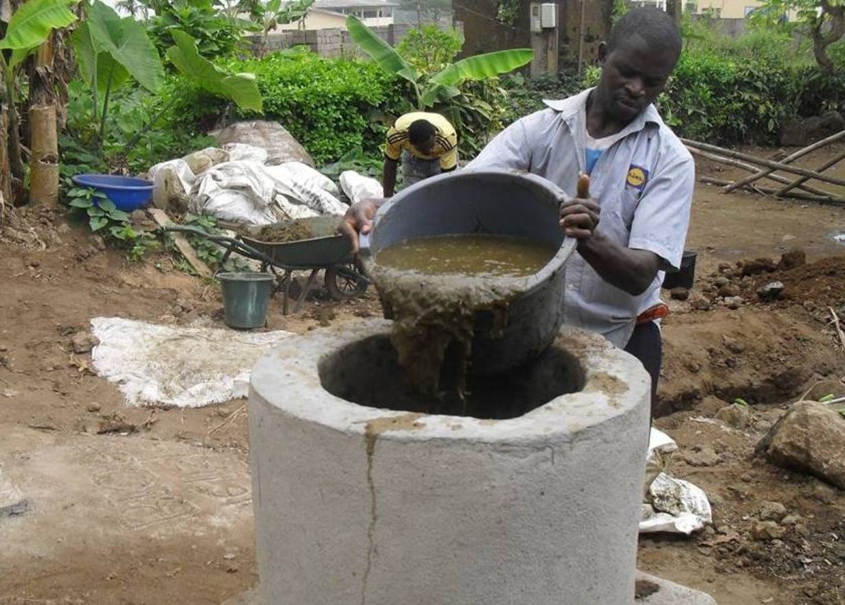 Girls turn poo to clean power in Cameroon biogas push | BRACED